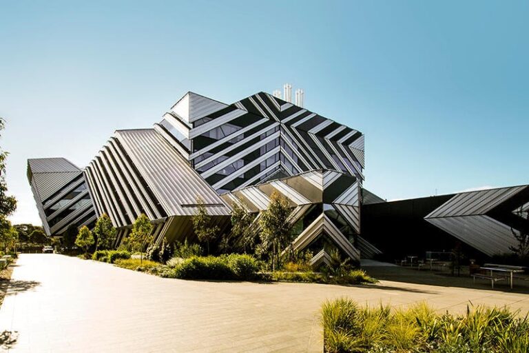 モナッシュ大学ニューホライズンビル（Monash University New Horizons） | 建築・インテリアに関する石材メディア